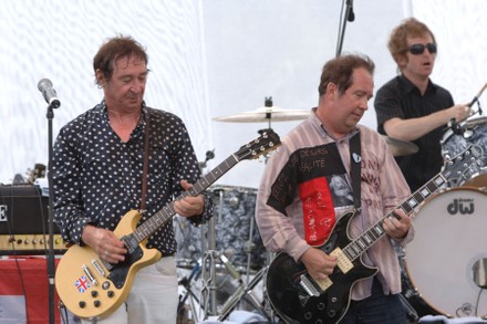 __COUNT__ imágenes de Buzzcocks in concert during Little Steven's ...