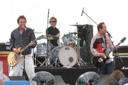 __COUNT__ Buzzcocks in concert during Little Steven's Underground ...