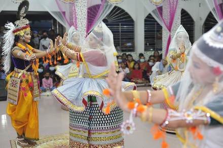 21 Manipur traditional costume Stock Pictures, Editorial Images and ...