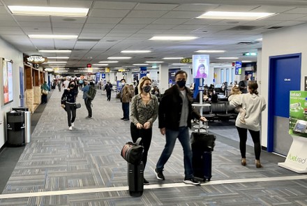 View Delta Airlines Terminal Dulles International Editorial Stock Photo ...