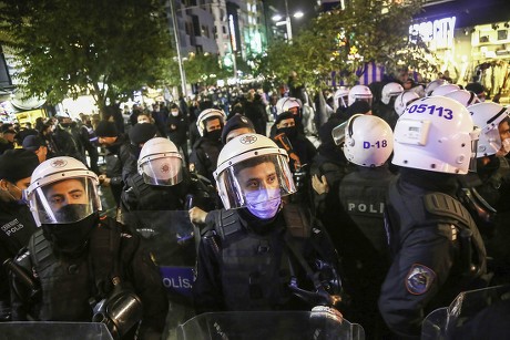 Protest Against The Economic Crisis In Istanbul, Turkey - 24 Nov 2021 ...