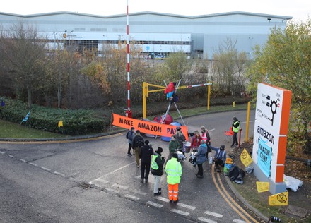 __COUNT__ XR Extinction Rebellion protest at Amazon, Peterborough ...