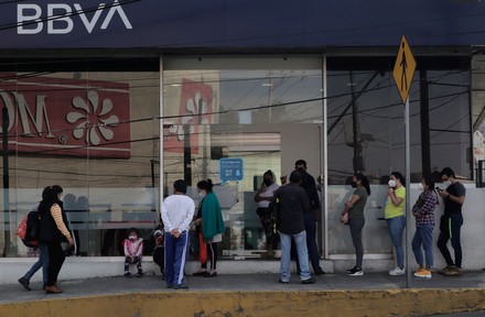 Group People Outside Bank Streets Iztapalapa Editorial Stock Photo ...