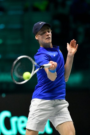 __COUNT__ imágenes de Davis Cup Group E Jannik Sinner vs Daniel Elahi ...