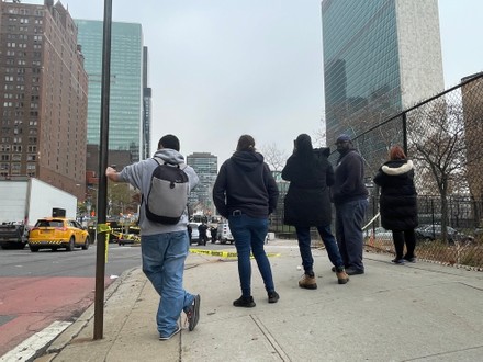 u.s. New York Un Building Armed Man Lockdown - 03 Dec 2021 Stock ...