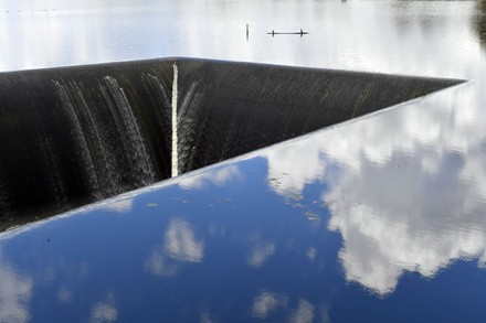 Pejar Dam Near Goulburn New South Editorial Stock Photo - Stock Image ...