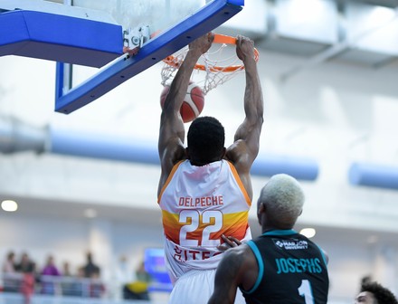Raphell Thomasedwards Bristol Flyers Scores Slam Editorial Stock Photo ...