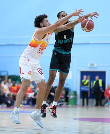Raphell Thomasedwards Bristol Flyers Scores Slam Editorial Stock Photo ...