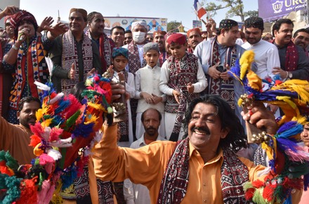 People Wearing Traditional Sindhi Dresses Dance Editorial Stock Photo ...