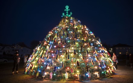 People Photograph Lobster Pot Christmas Tree Editorial Stock Photo ...