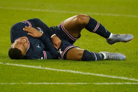 Kylian Mbappe Psg Goes Down Injured Editorial Stock Photo - Stock Image ...