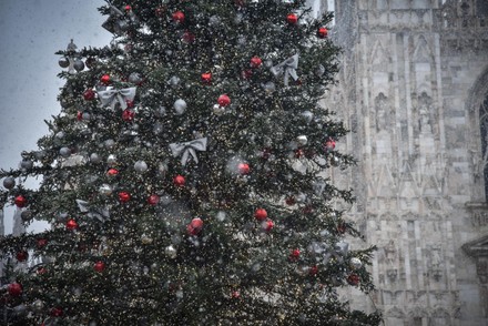 Snow fall in Milan, Italy - 08 Dec 2021 Stock Pictures, Editorial ...