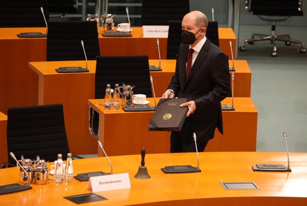 Inaugural meeting of German Cabinet, Berlin, Germany - 08 Dec 2021 ...