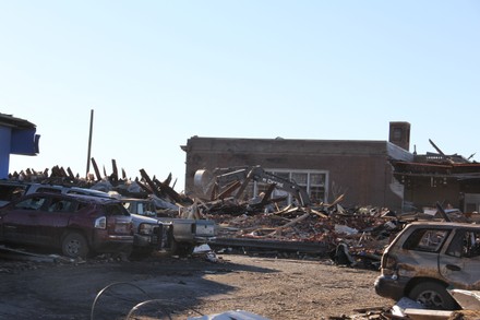 u.s. Kentucky Mayfield Tornadoes - 12 Dec 2021 Stock Pictures ...