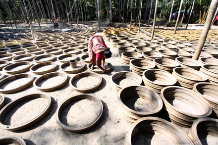 Manufacture Of Clay Pots, Dhaka, Bangladesh - 01 Dec 2021 Stock ...