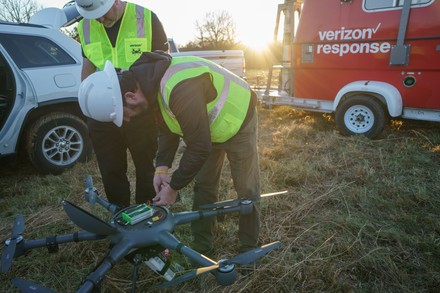 Verizon Response Team Sets Wifi Mobile Editorial Stock Photo - Stock ...