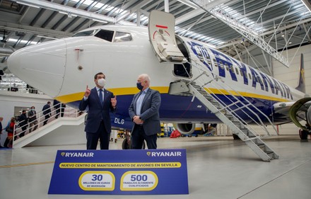 250 Ryanair fleet Stock Pictures, Editorial Images and Stock Photos ...