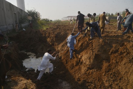 250 Bonded labor Stock Pictures, Editorial Images and Stock Photos ...