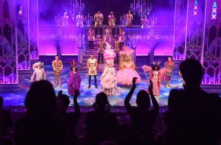 Theatregoers, West End, London, UK - 15 Dec 2020 Stock Pictures ...