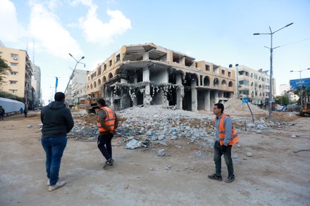 Palestinian Workers Remove Rubbles Aljawhara Tower Editorial Stock ...