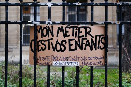 Animators On Strike In Paris, France - 15 Dec 2021 Stock Pictures ...