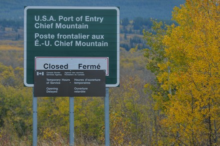 500 Country border sign Stock Pictures, Editorial Images and Stock ...