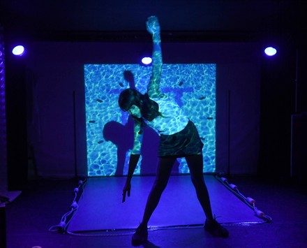 Anne Cardona Caroline Delaunayspinning Play Belles Editorial Stock ...