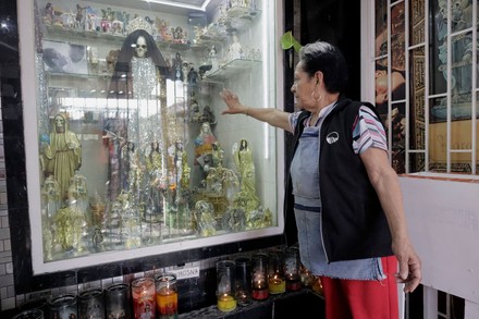 Enriqueta Romero Guardian Santa Muerte Temple - Foto de stock de ...