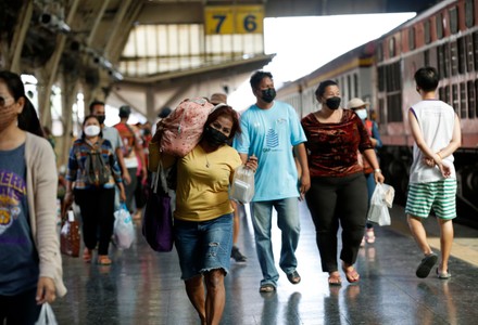 Travelers Their Belongings Disembark Train After Editorial Stock Photo ...