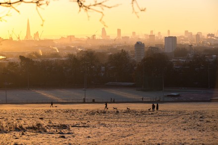 Frosty Morning - Weather, London, United Kingdon - 06 Jan 2022 Stock ...