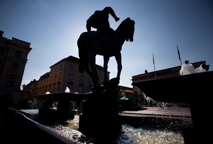29 Folke filbyter statue Stock Pictures, Editorial Images and Stock ...