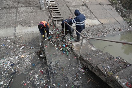 Palestinian Employees Gaza Municipality Clean Sheikh Editorial Stock ...