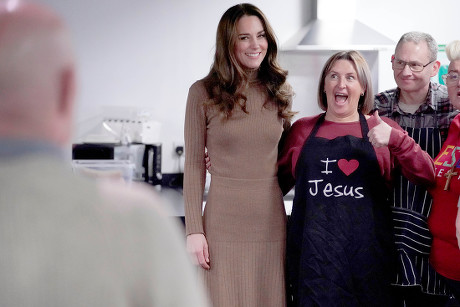 Volunteer Joanne Fairhurst Catherine Duchess Cambridge Editorial Stock ...