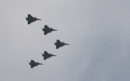 INDIA'S FIGHTER PLANES ARROWHEAD FORMATION FLY Editorial Stock Photo ...
