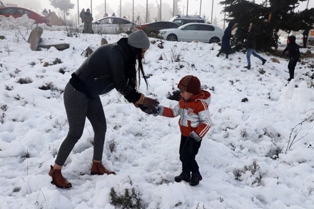 Palestinians Play Snow Following Overnight Snowfall Editorial Stock ...