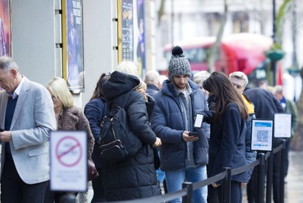 People Queue Outside Garrick Theatre London Editorial Stock Photo ...