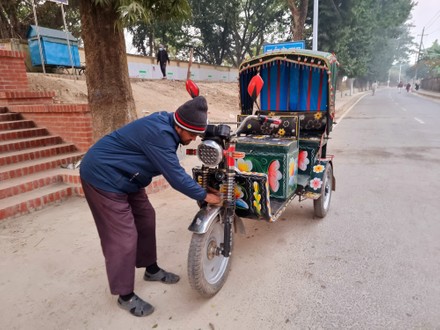 500 Auto rickshaw driver Stock Pictures, Editorial Images and Stock ...