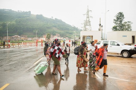 Ugandan Travelers Arrive Main Gatuna Crossing Editorial Stock Photo ...