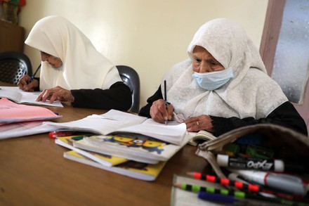 Literacy In Gaza, Palestine - 02 Feb 2022 Stock Pictures, Editorial ...