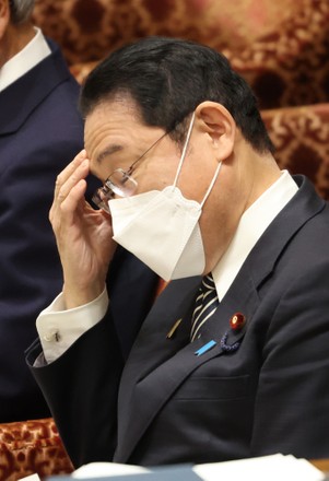 Japanese Prime Minister Fumio daKishi attends Lower House's budget ...