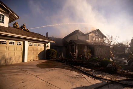 imágenes de Sycamore Fire burns several houses in Whittier, USA - 10 ...
