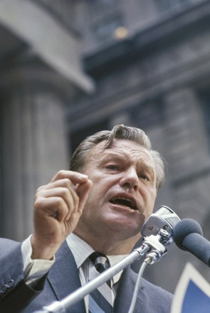 New York Governor Nelson Rockefeller Campaigning Editorial Stock Photo ...