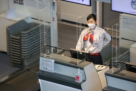 Japan Airlines Jal Staff Waiting Checkin Editorial Stock Photo - Stock ...