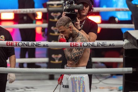 imágenes de Chad Mendes (USA) v Famez (USA) Knucklemania II Bare-Knukle ...