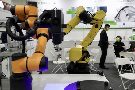750 Robotic arm Stock Pictures, Editorial Images and Stock Photos ...