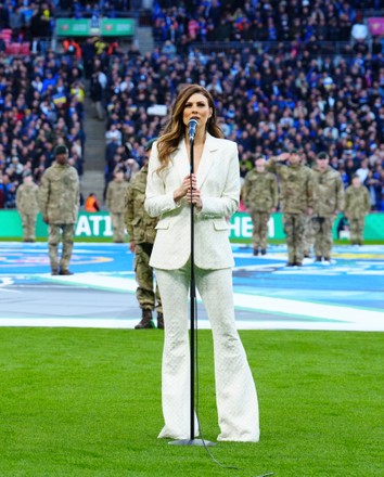 Twinnie Sings National Anthem Editorial Stock Photo - Stock Image ...
