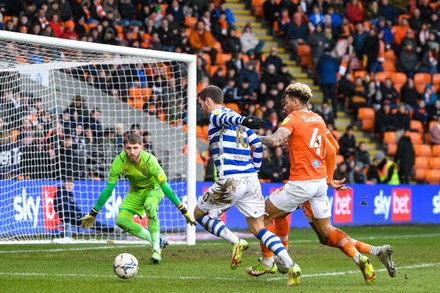 500 Blackpool v reading Stock Pictures, Editorial Images and Stock ...