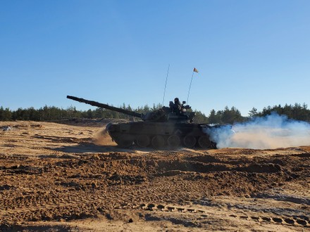 MILITARY VEHICLES NATO MULTINATIONAL BATTLEGROUP PRACTICE Editorial ...