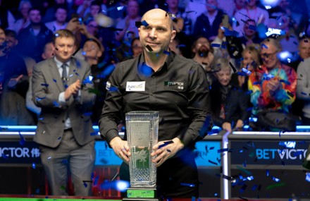Joe Perry Lifts Ray Reardon Trophy Editorial Stock Photo - Stock Image ...