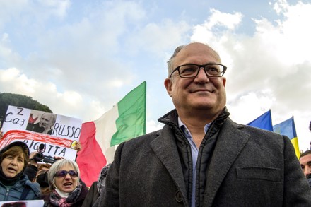 The Mayor of Rome Roberto Gualtieri meets the Ukrainian demonstrators ...